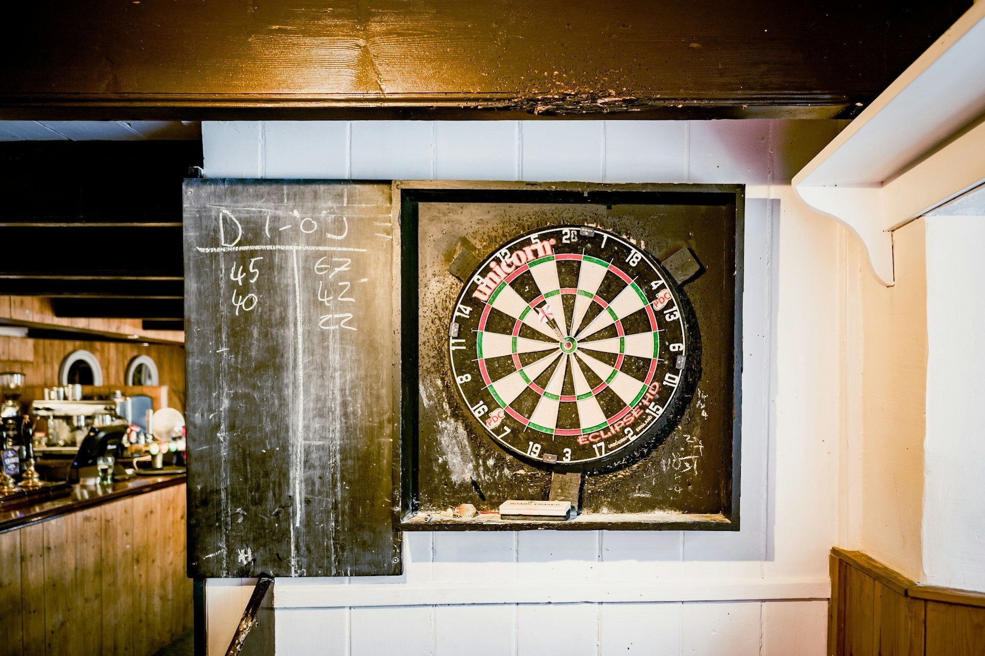 What Types of Darts and Darts Accessories Are Best For Man Cave？